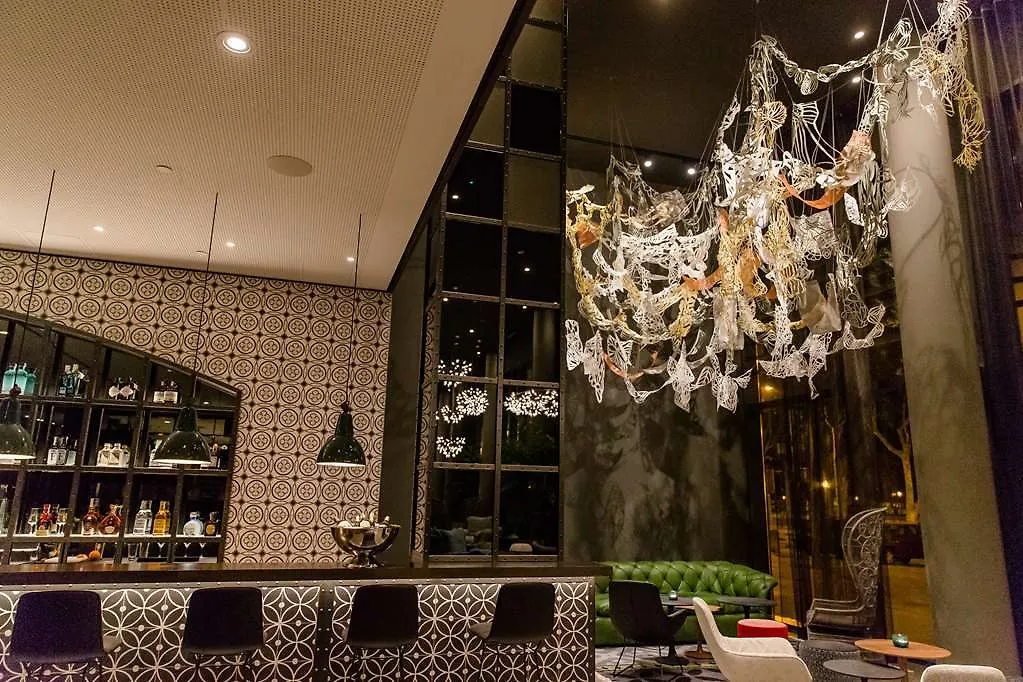 MOTEL ONE BARCELONA-CIUTADELLA | BEST RATES GUARANTEE | BOOK NOW